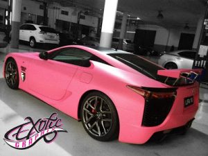 Lexus LFA Goes Pink for Charity