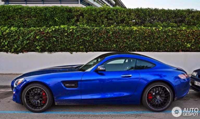 Mercedes-AMG GT Spotted In Blue Looks Great
