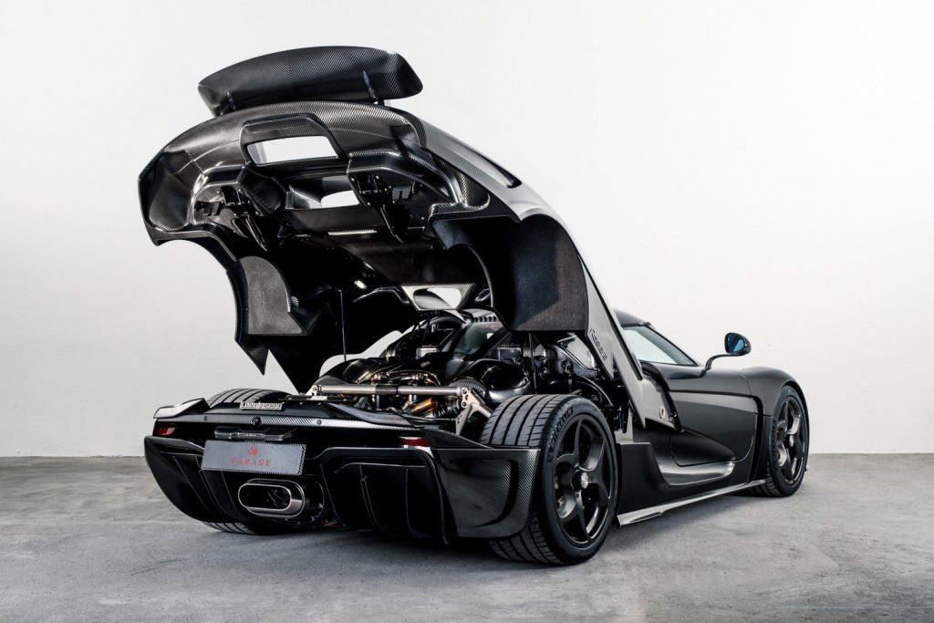 Full Carbon Fibre Koenigsegg Regera Looks Radical