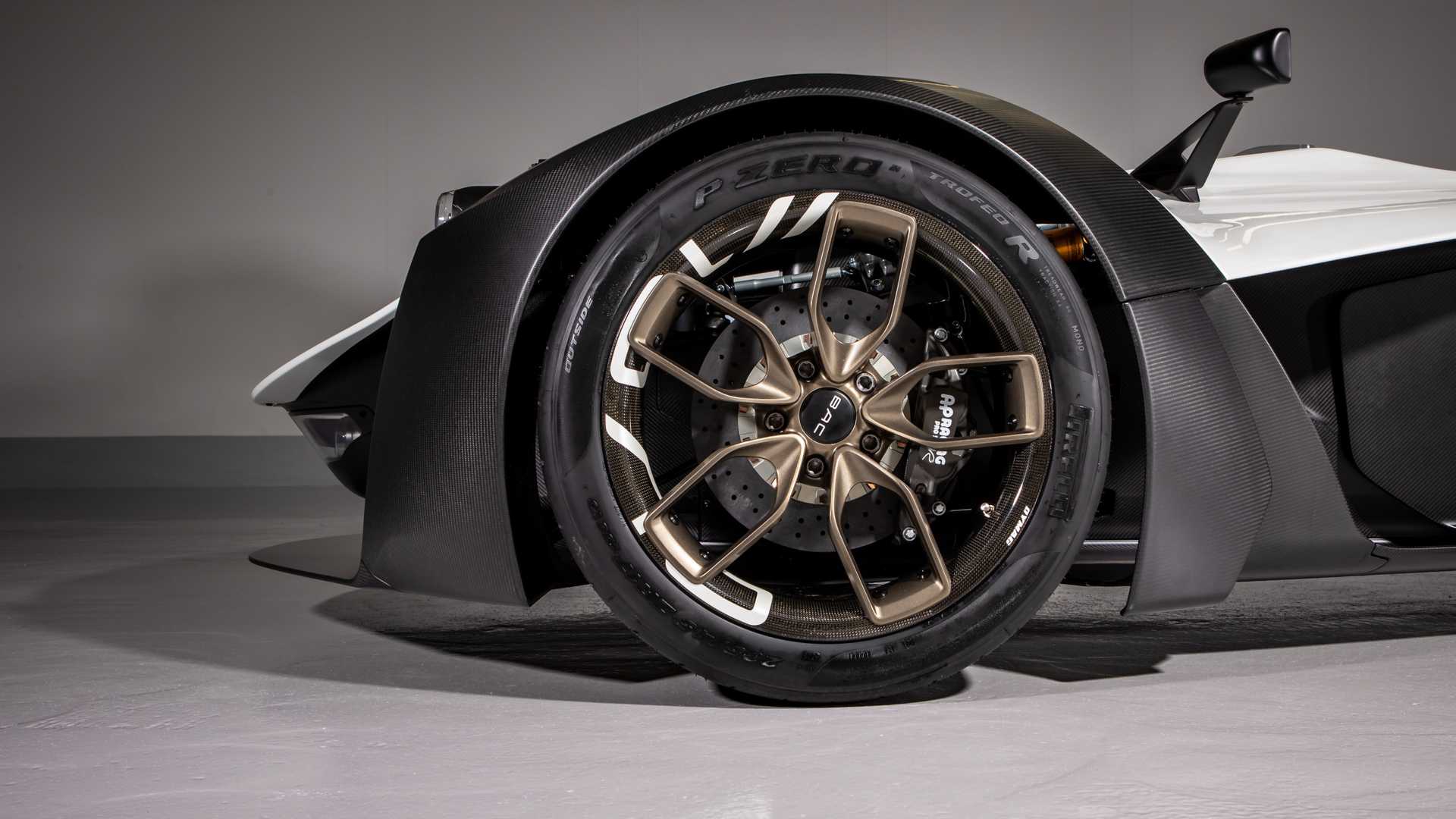 BAC Reveal Super Light Mono R At Goodwood