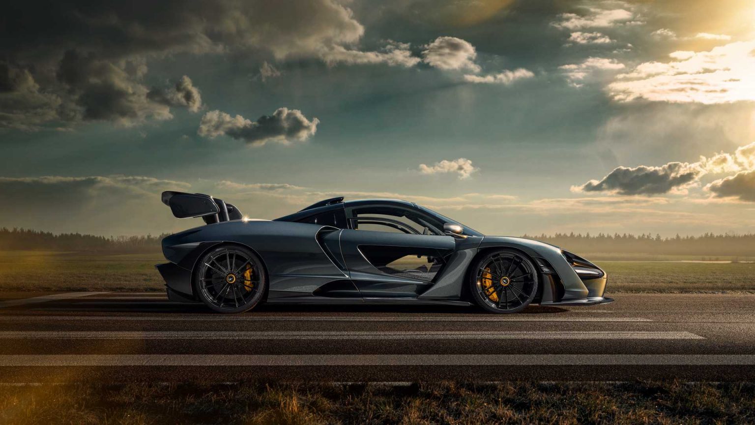 McLaren Senna Gains 100 HP (75 kW) and Some New Wheels Thanks To Novitec