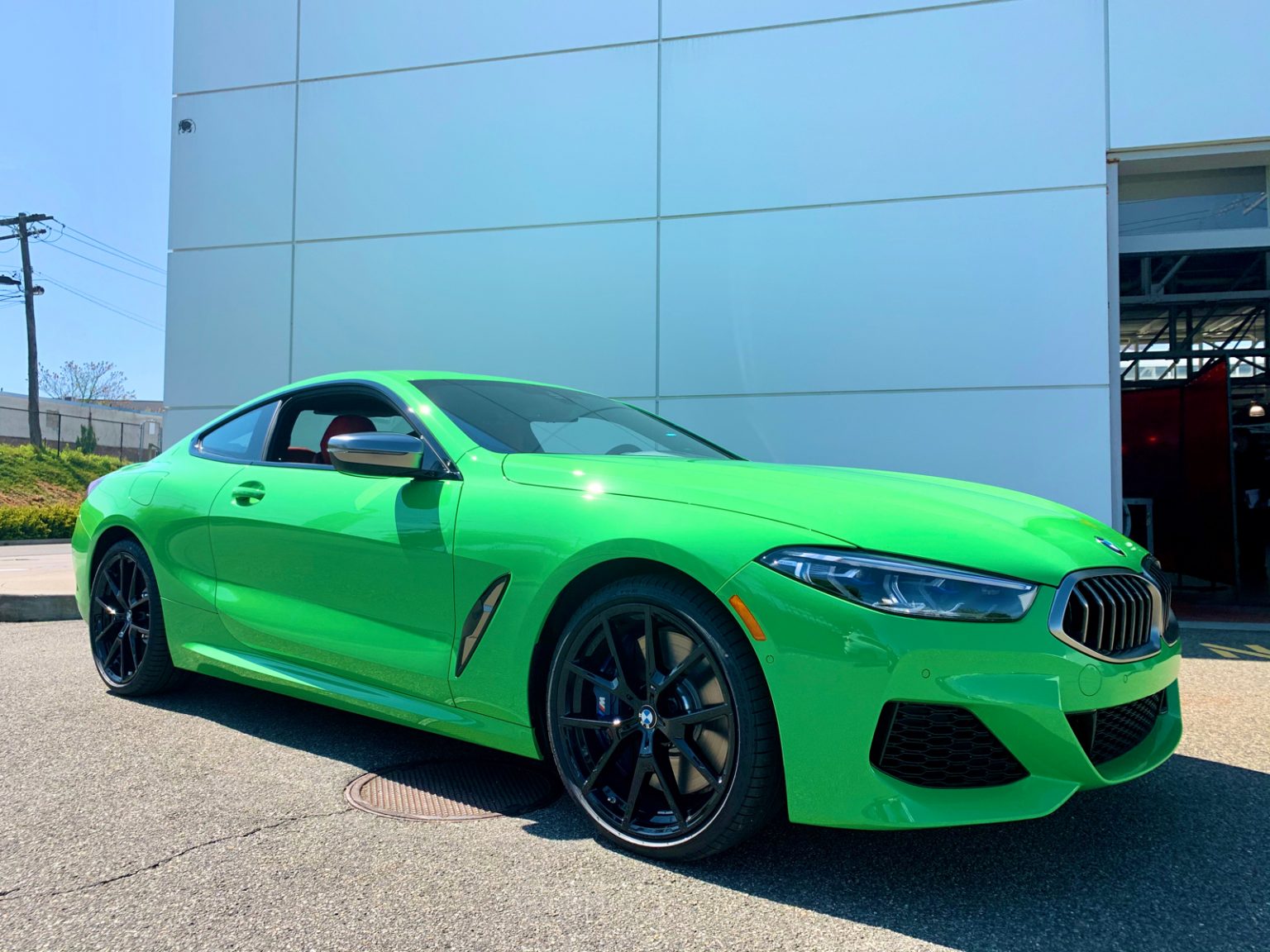 Individual Verde Mantis BMW M850i Has Bright Red Interior