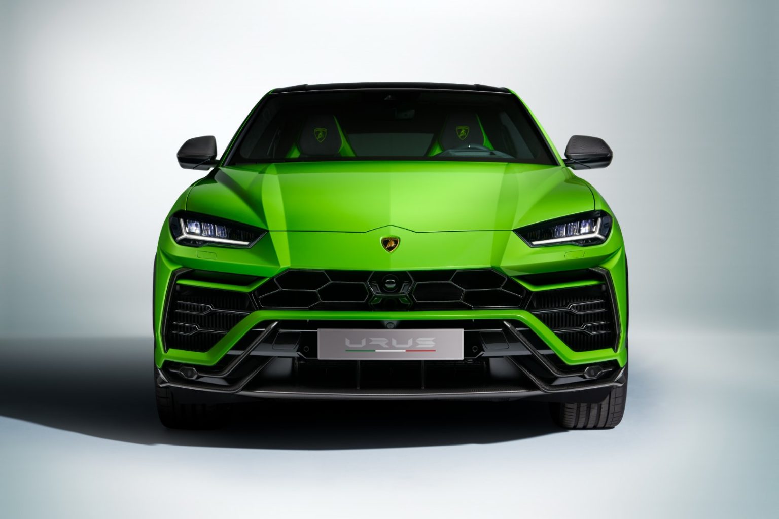 Lamborghini Reveal Urus Pearl Capsule Design Edition
