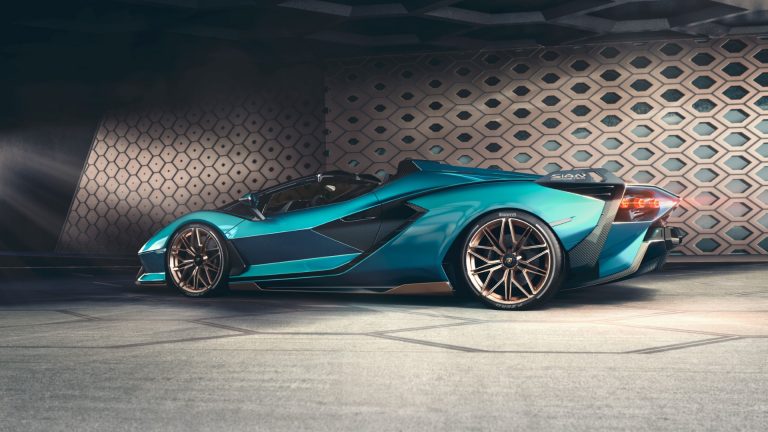 Lamborghini Drop Top On 819 HP (602 kW) Sián Roadster
