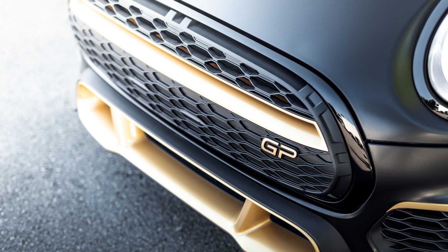 Manhart MINI John Cooper Works GP Packs 350 HP (260 kW)