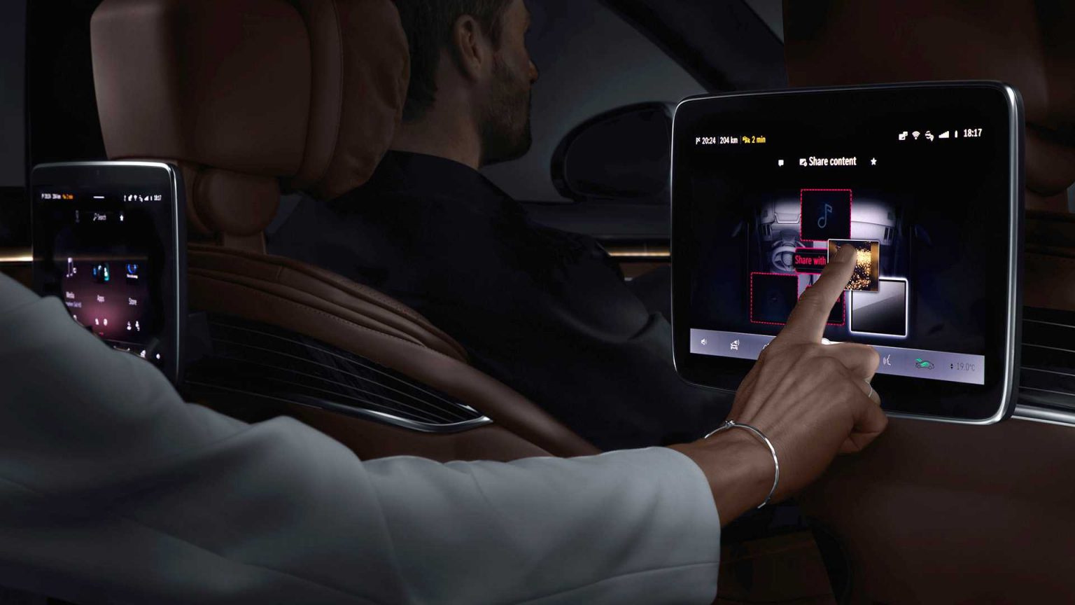 First Official Look At New Mercedes-Benz S-Class Interior
