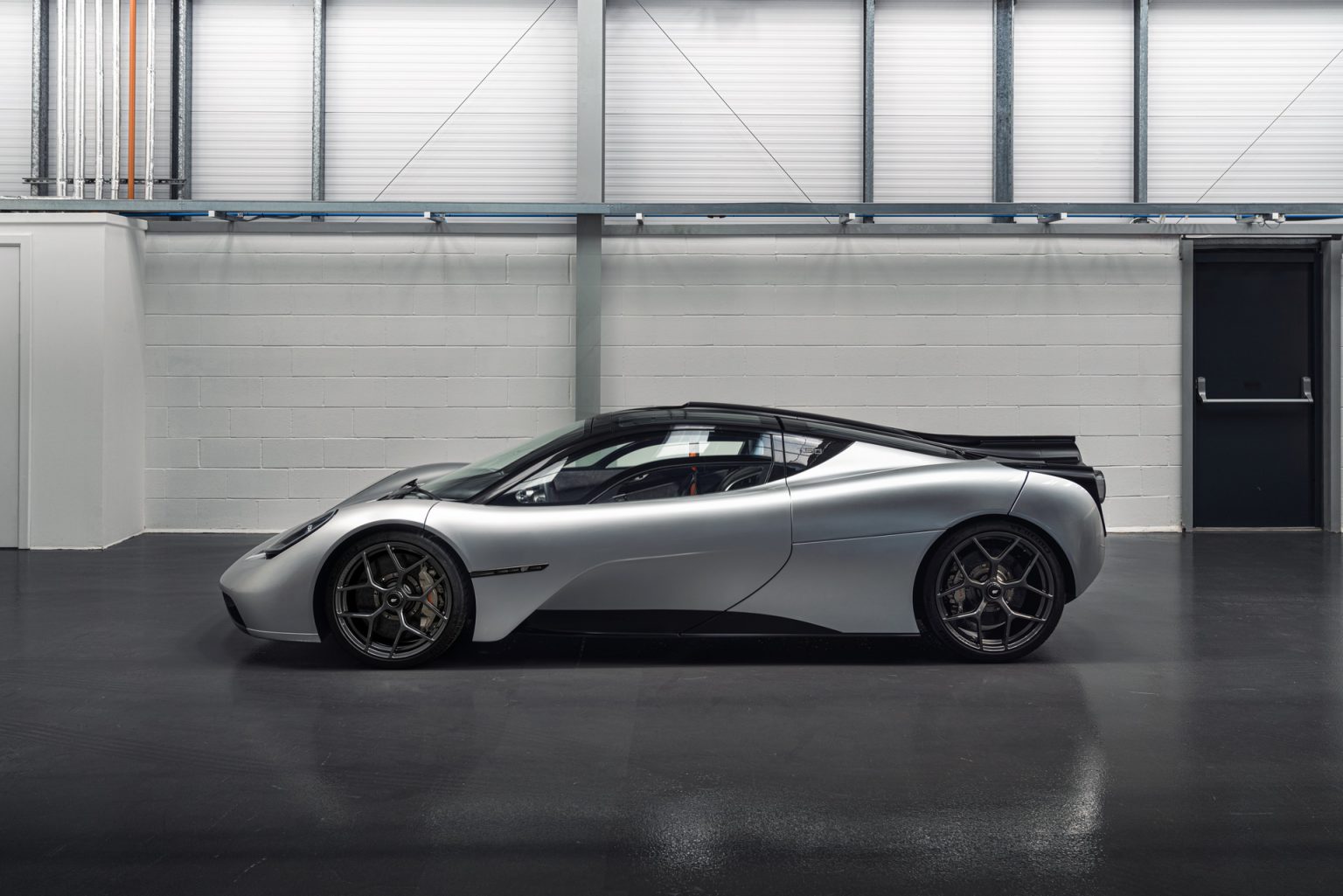 Gordon Murray Automotive T.50 Hypercar Revealed Weighing Just 986kg