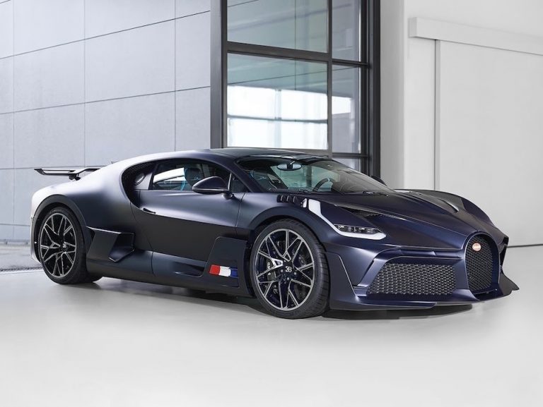 Watch R90 Million Matte Blue Bugatti Divo 'Unboxing'