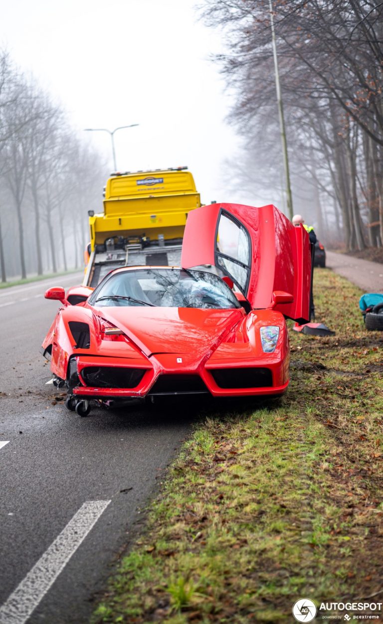 Ferrari Enzo Crashed and Badly Damaged In The Netherlands