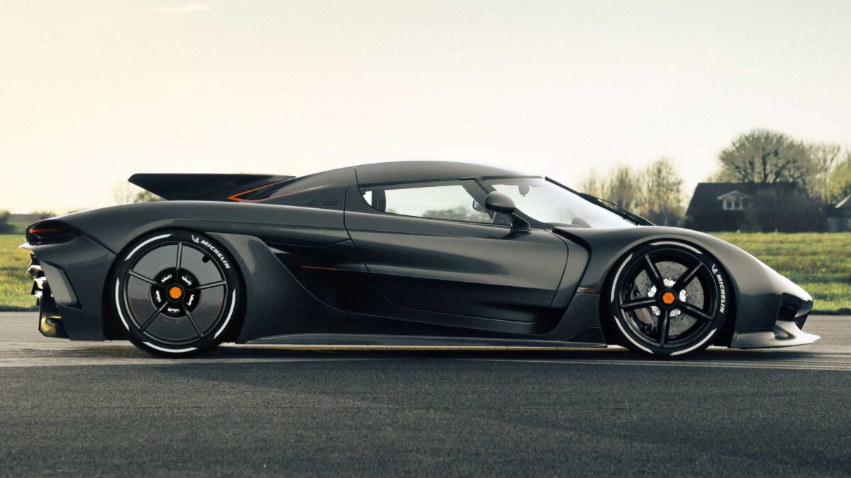 Koenigsegg Jesko Absolut Prototype Looks Like The Ultimate Batmobile