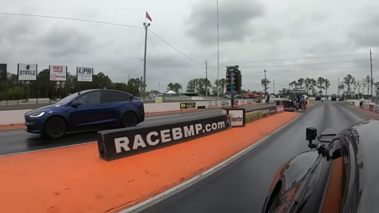 Tesla Model X Plaid 6 People Up Still Beats Porsche 911 Turbo S in a ...