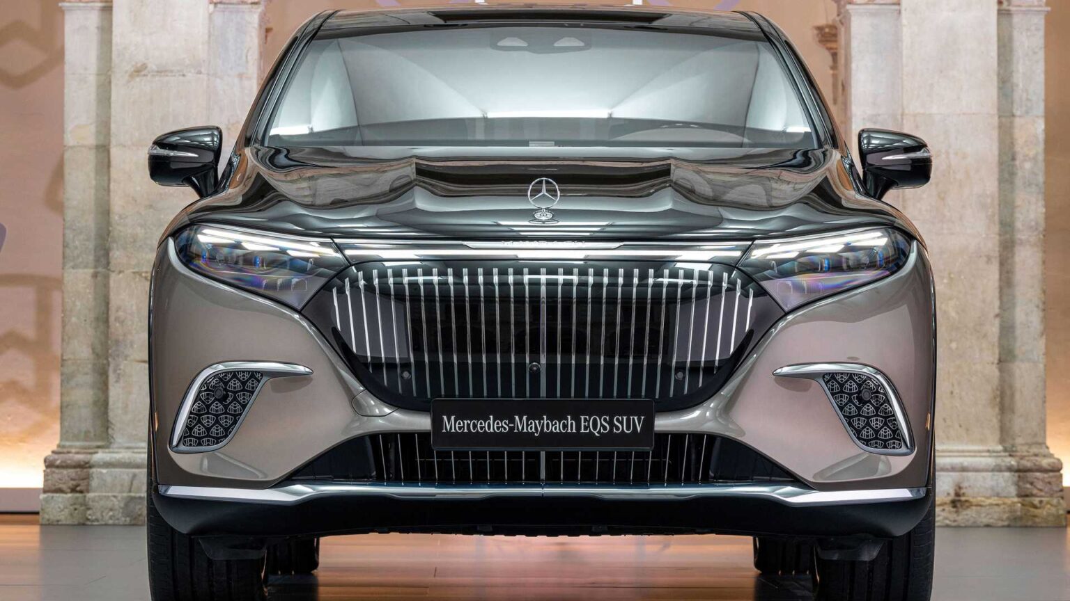 649 HP Ultra-Luxury Mercedes-Maybach EQS Revealed