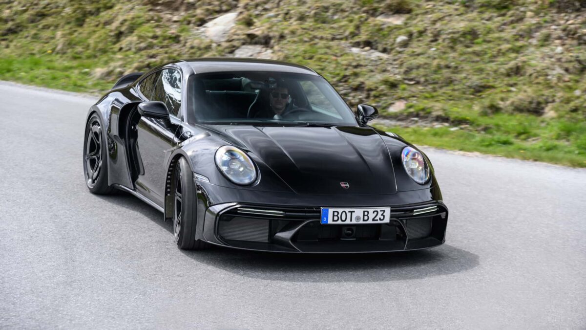 Brabus Give Porsche 911 Turbo S 900 HP and Menacing Looks