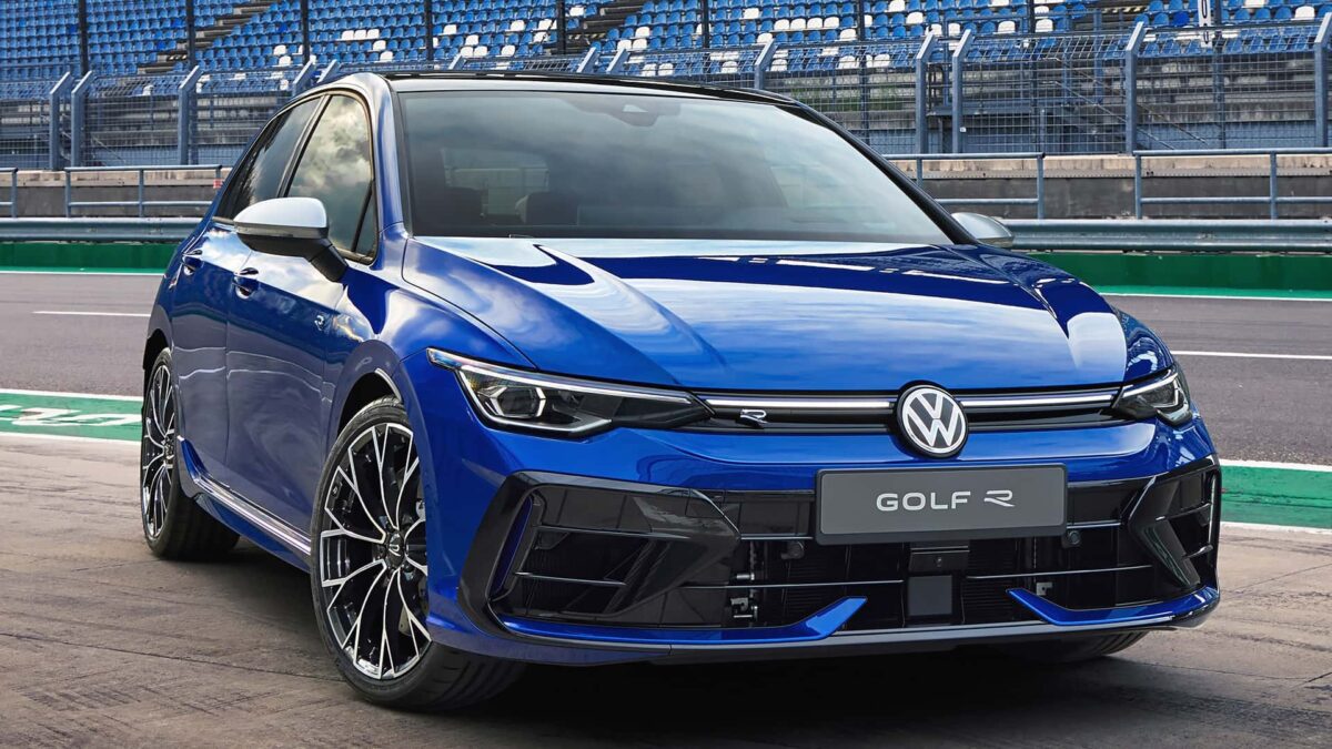 2025 VW Golf R Revealed With 328 HP (245 kW)