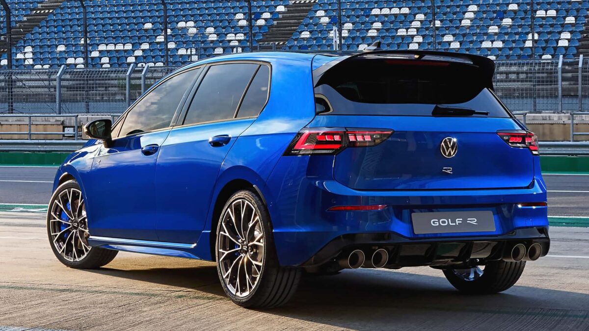 2025 VW Golf R Revealed With 328 HP (245 kW)