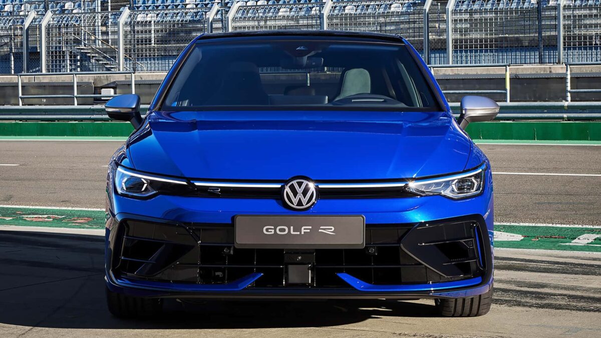 2025 VW Golf R Revealed With 328 HP (245 kW)