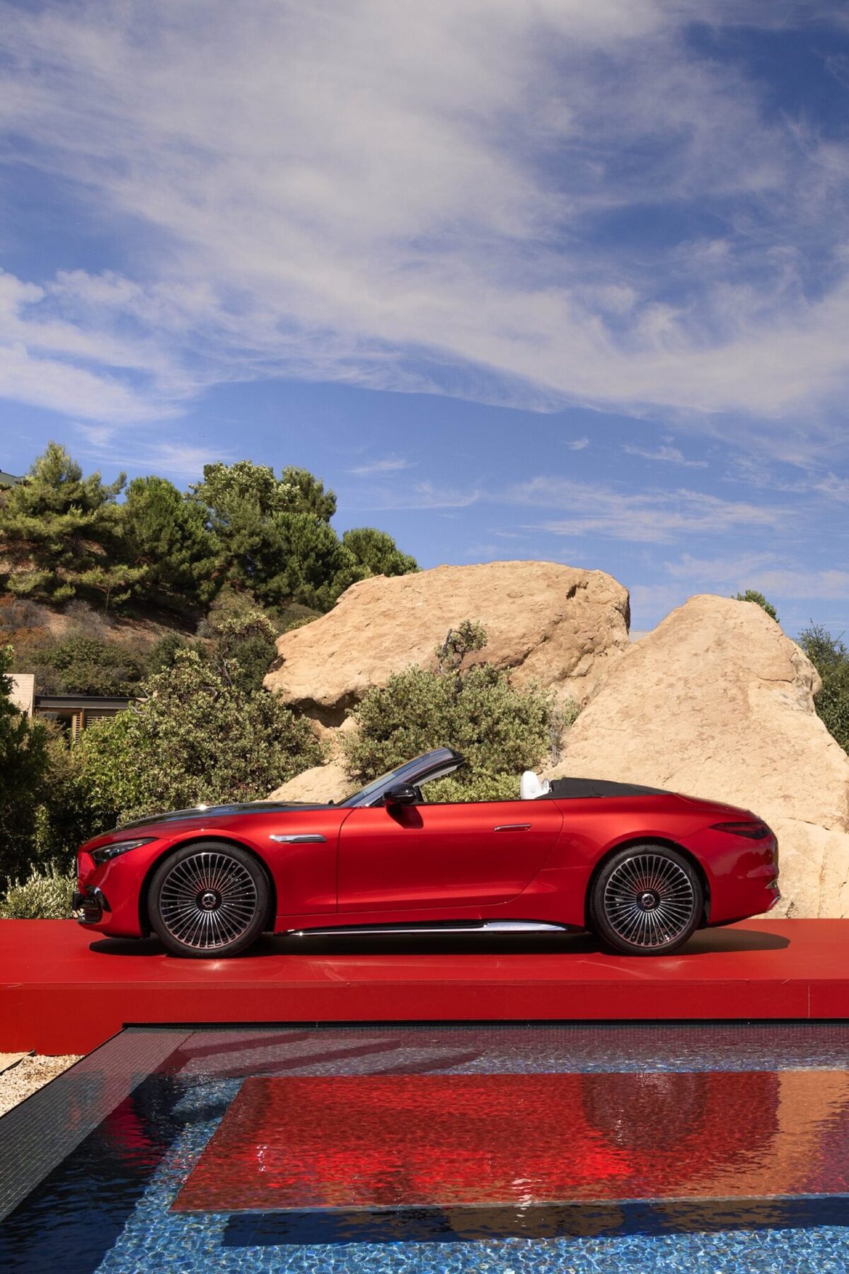 Opulent Mercedes-Maybach SL 680 Monogram Series Revealed