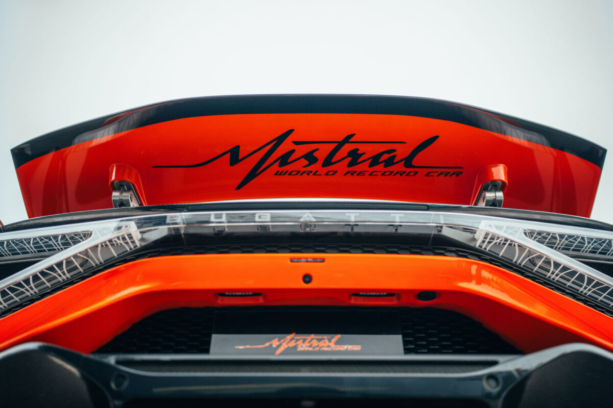 Bugatti W16 Mistral Grabs World Record For Fastest Open-Top Car at 453 KM/H