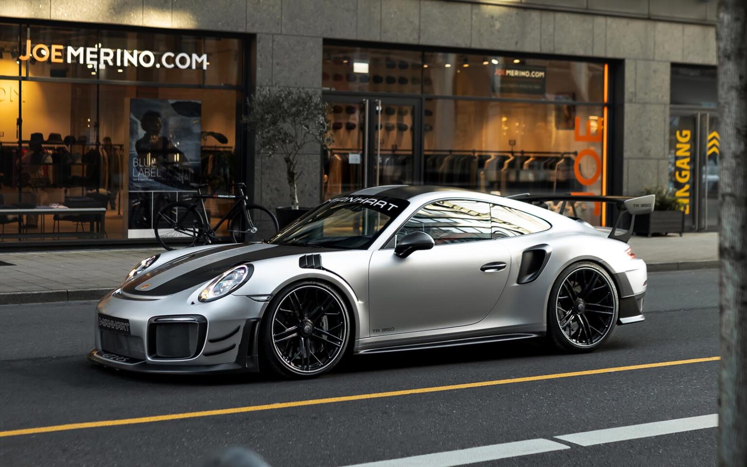 Manhart Pumps Porsche 911 GT2 RS Up To 979 HP (730 kW)
